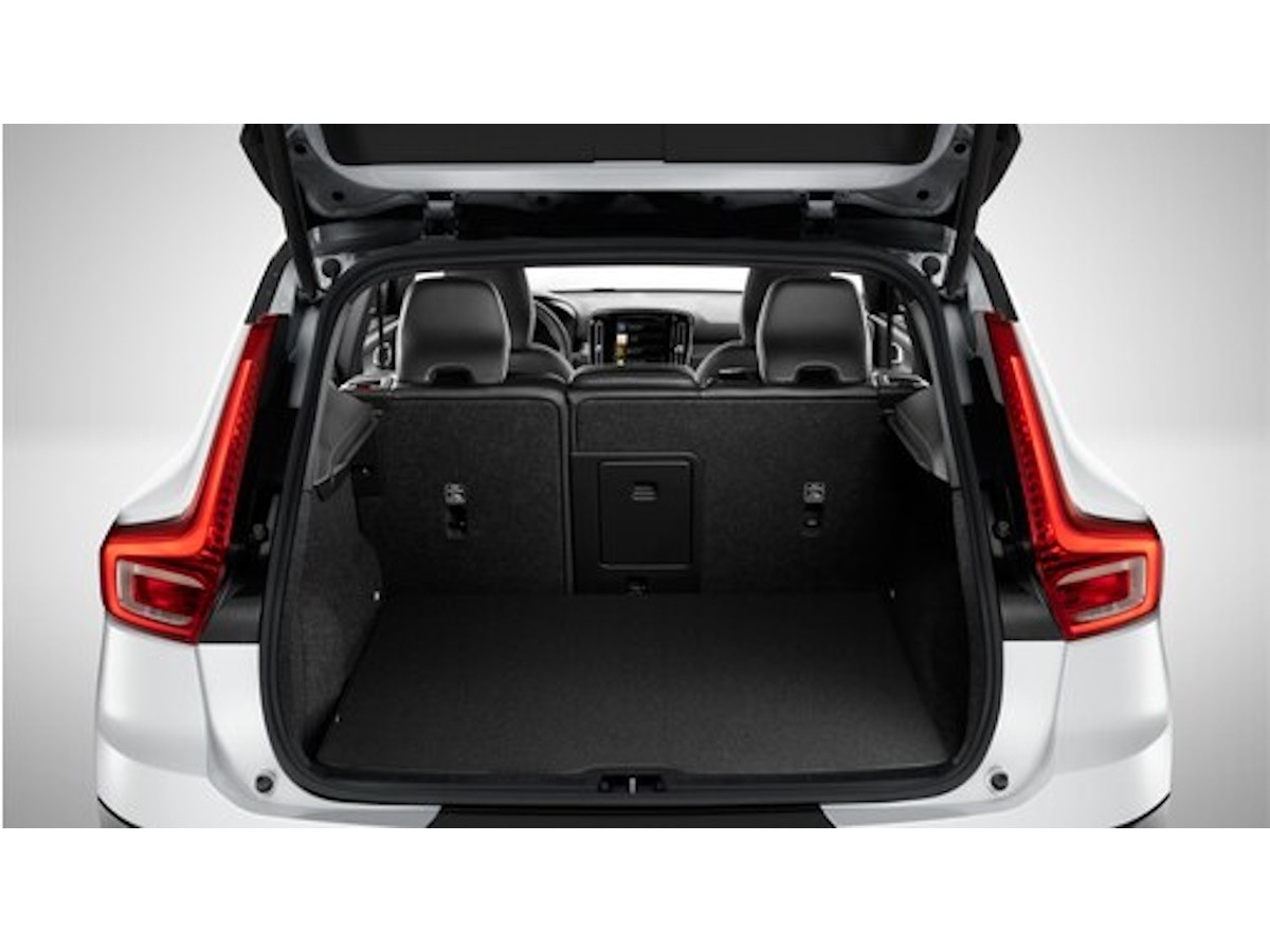 Volvo Waterproof Reversible Carpeted Cargo Area Mat Charcoal Solid ...