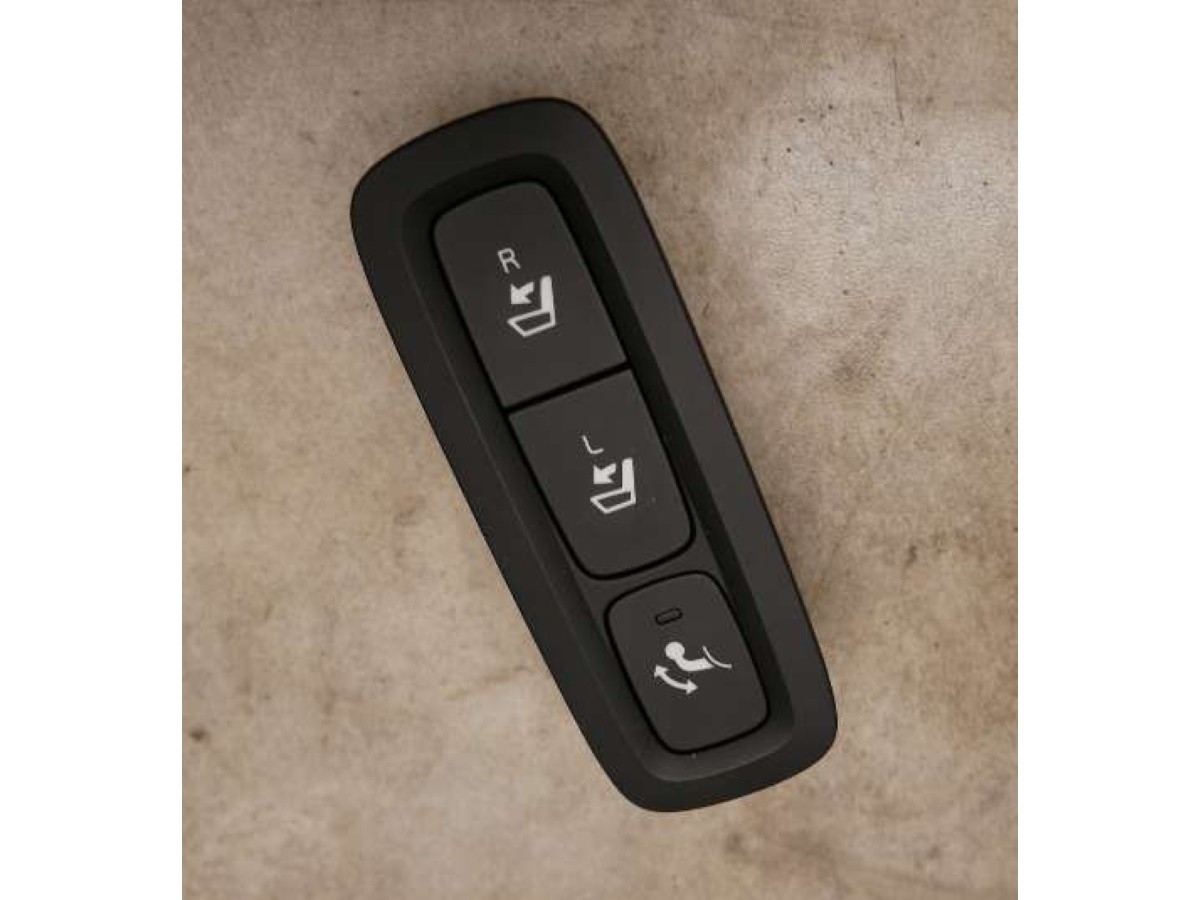 Genuine Volvo Towbar Hitch Operation Button W/Folding Seats - 31453060 ...