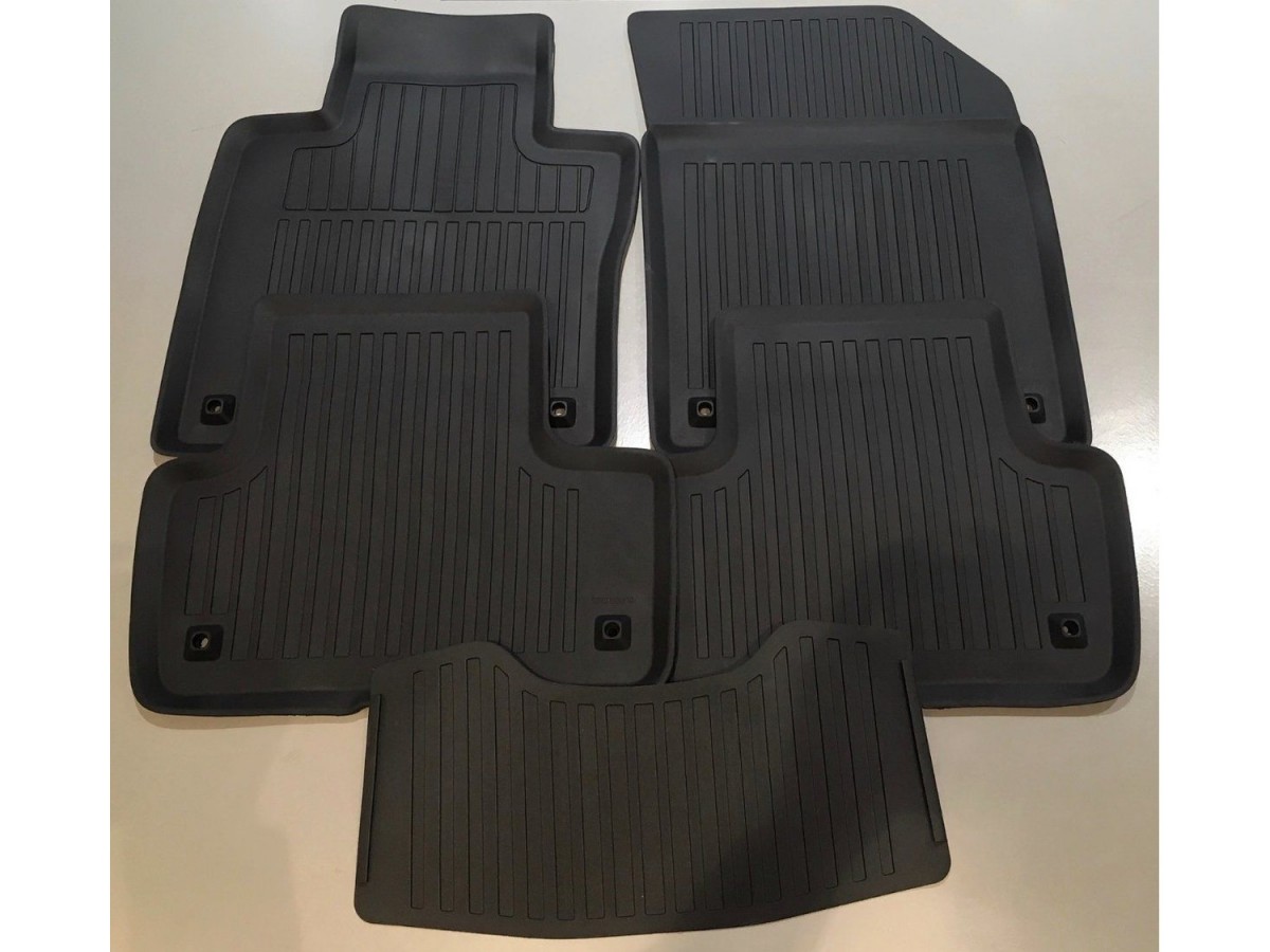 Volvo Shaped Plastic Floor Liners For Front And Rear - 32357809 | Volvo ...